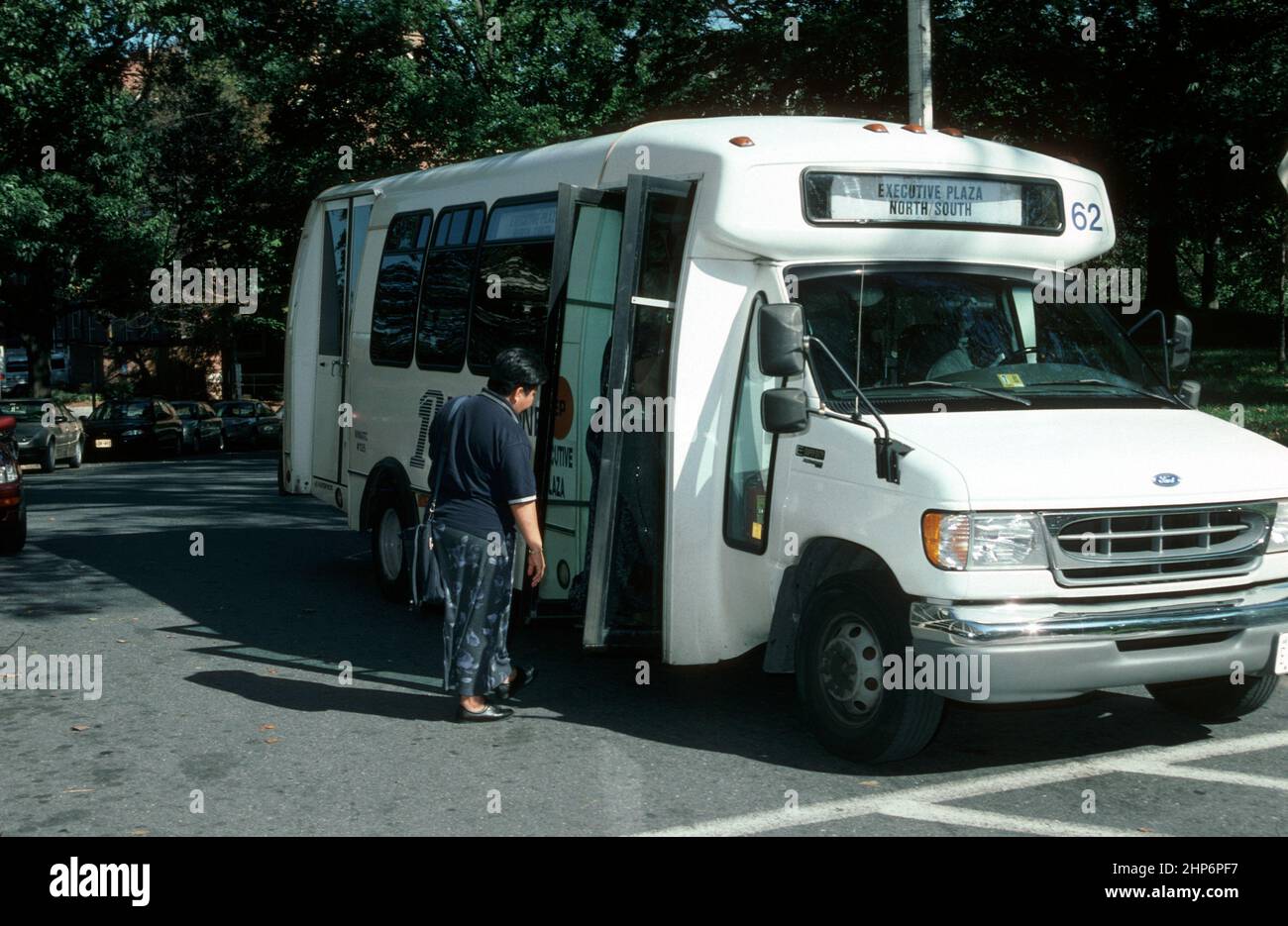 2000s shuttle bus hi-res stock photography and images - Alamy