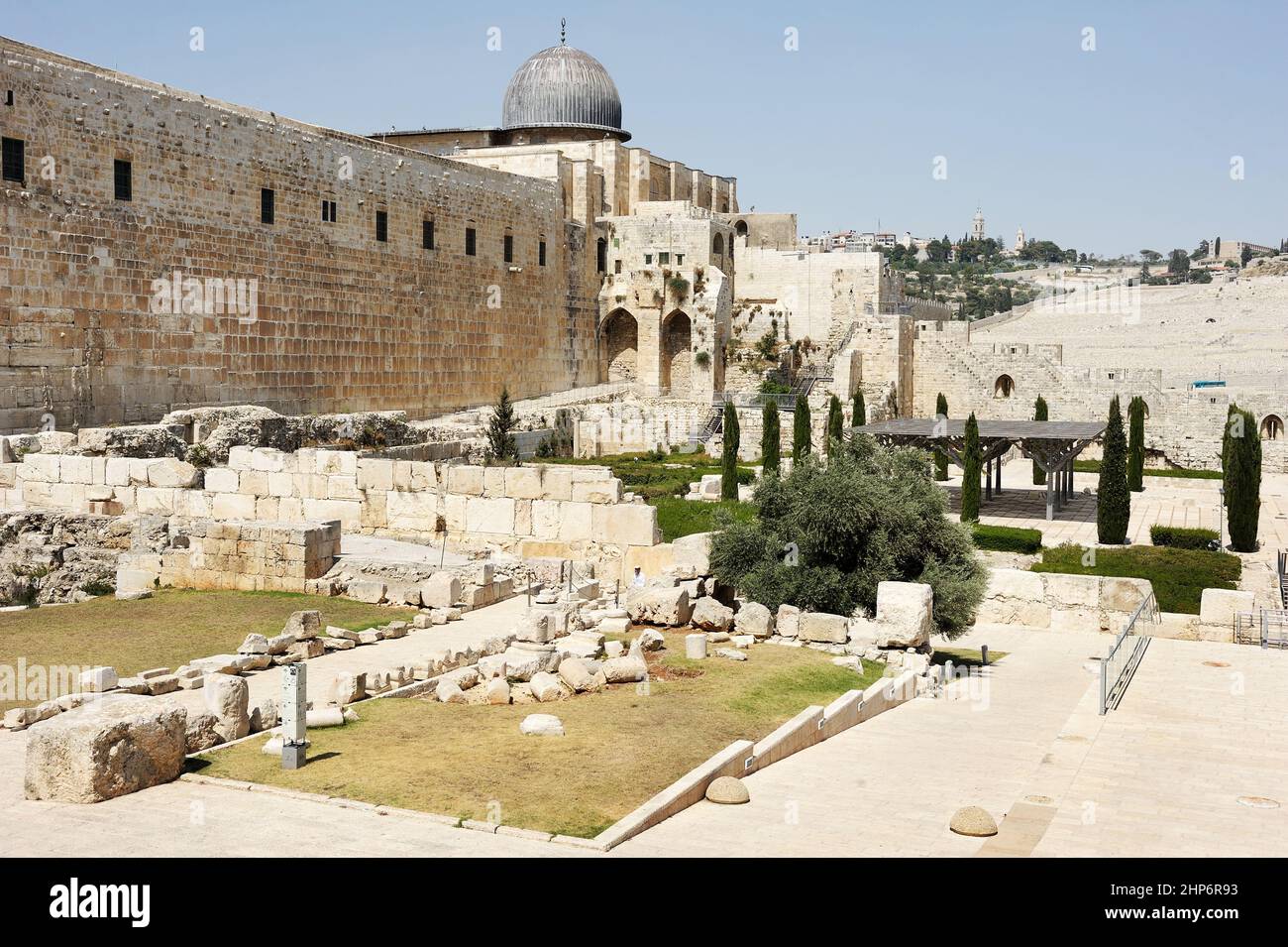 Ancient walls of the old city in Jerusalem Stock Photo - Alamy