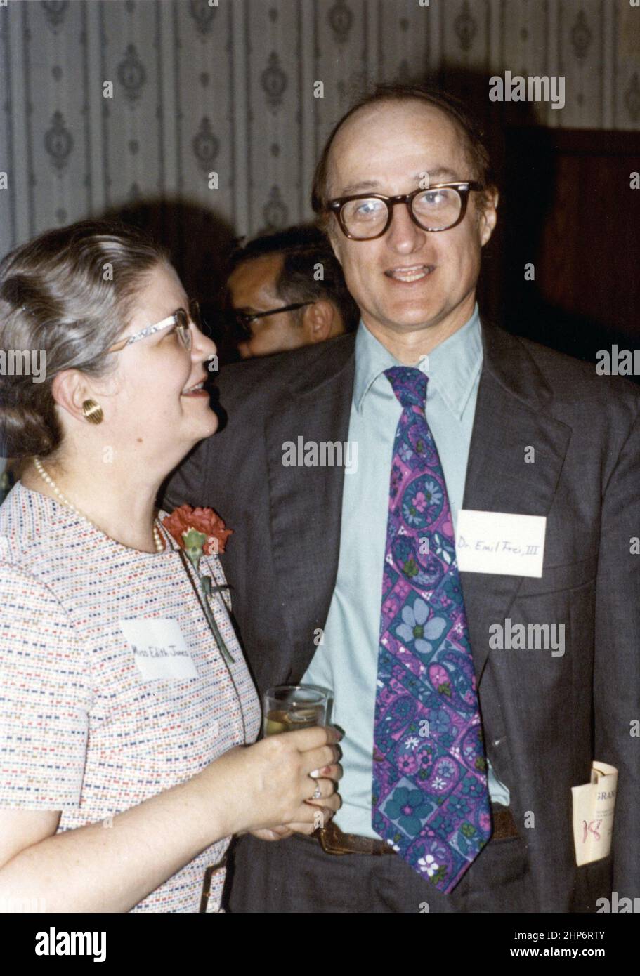 1960s cocktail party hi-res stock photography and images - Alamy