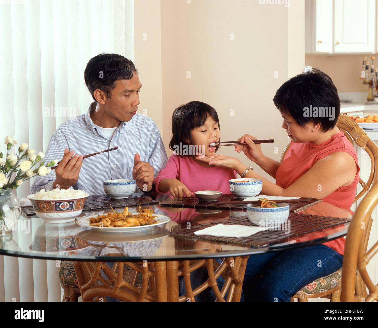 2000s nuclear family hi-res stock photography and images - Alamy