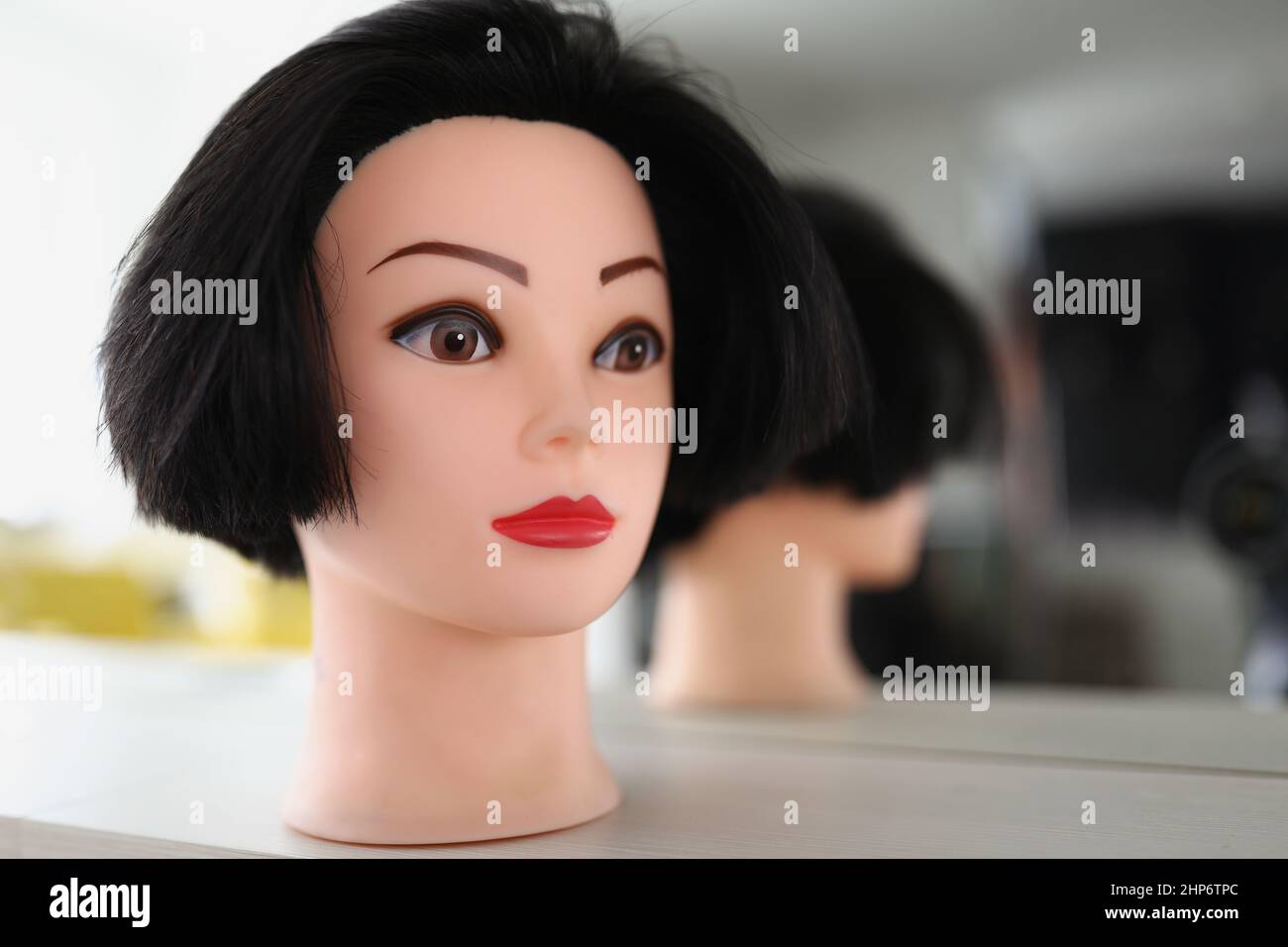Female manikin hi-res stock photography and images - Alamy