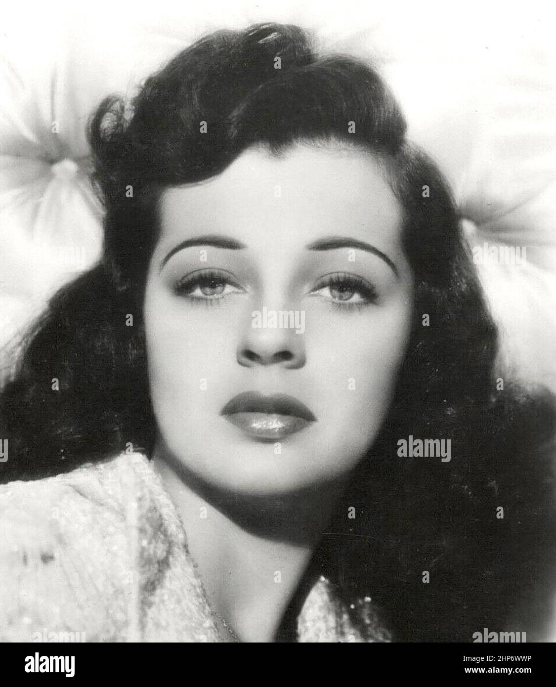 Postcard photo of actress Gail Russell ca. 1950s Stock Photo - Alamy