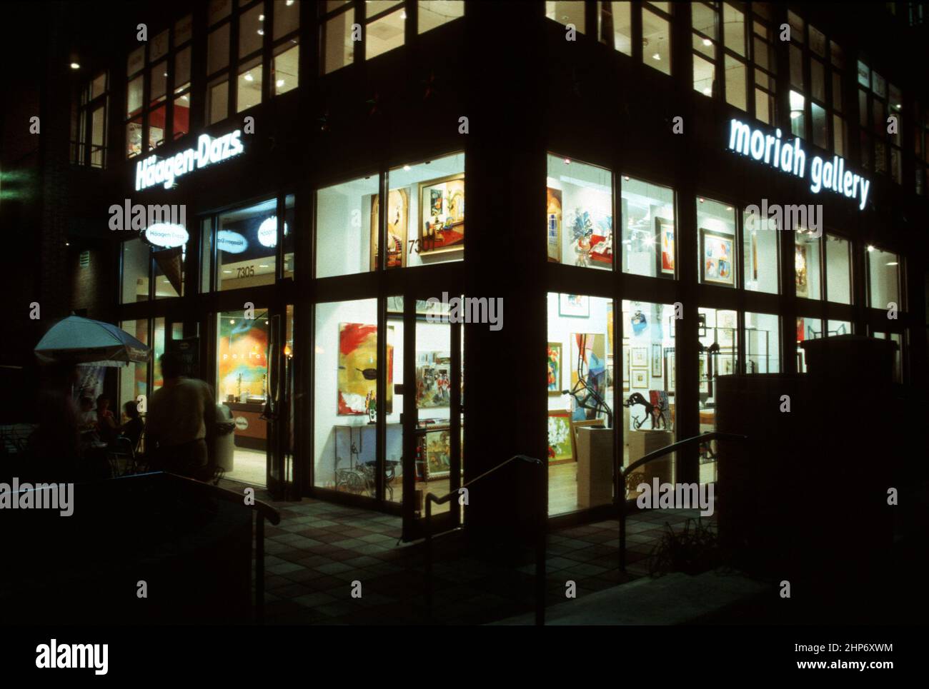 2000s hagen dazs store hi-res stock photography and images - Alamy