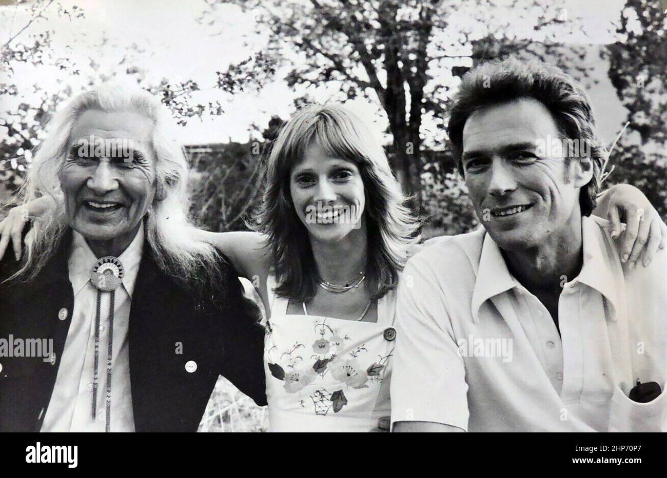 Sondra locke 1976 hi-res stock photography and images - Alamy