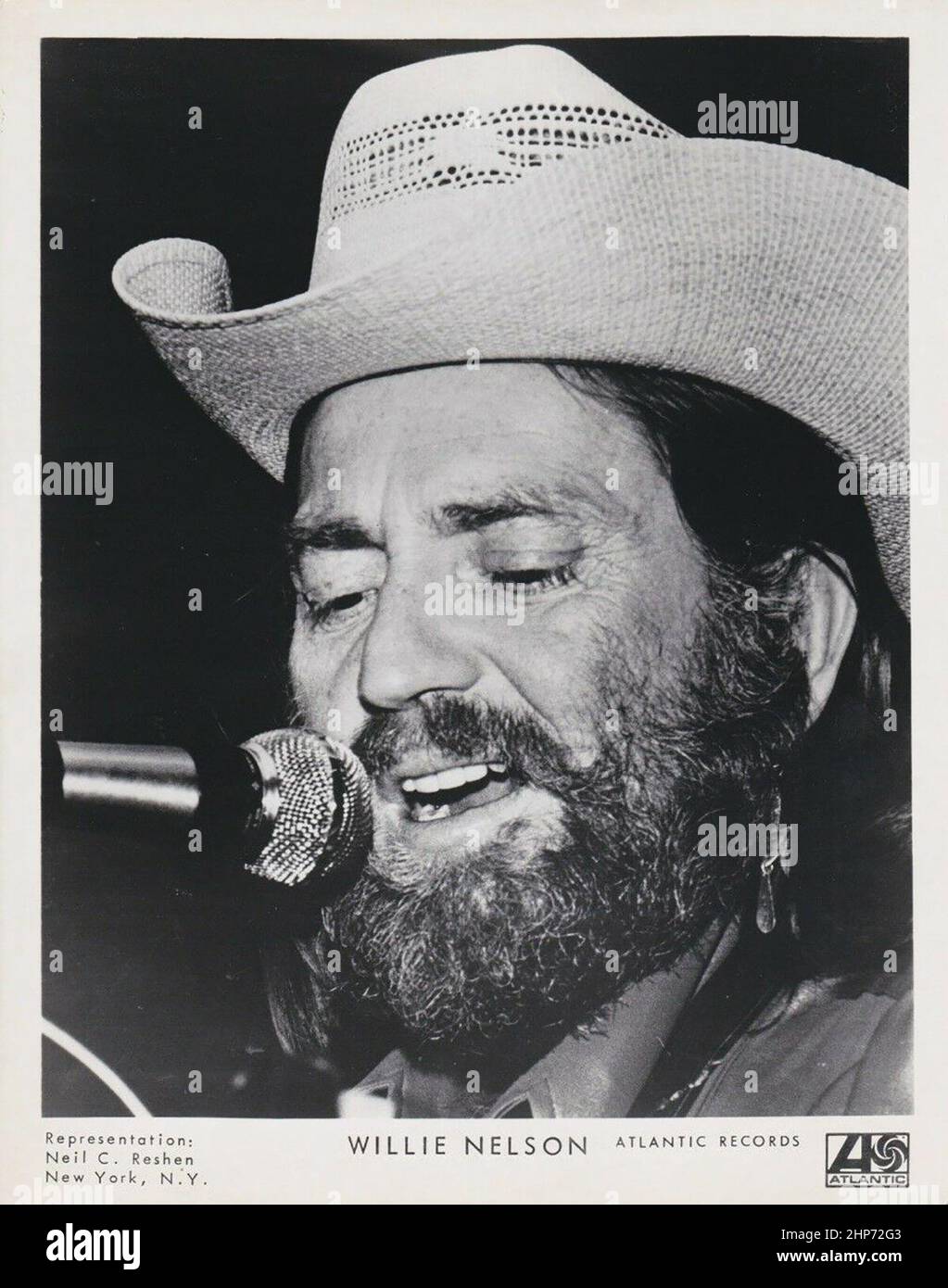 Publicity portrait featuring Willie Nelson circa 1974 Stock Photo - Alamy