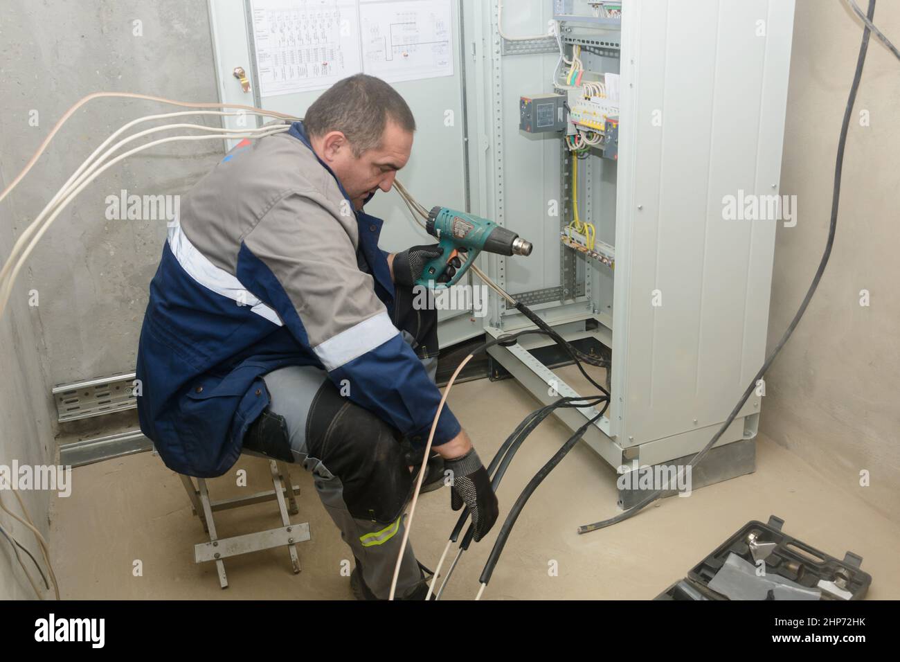 Establishing the connection of cable gland for connection to electrical ...