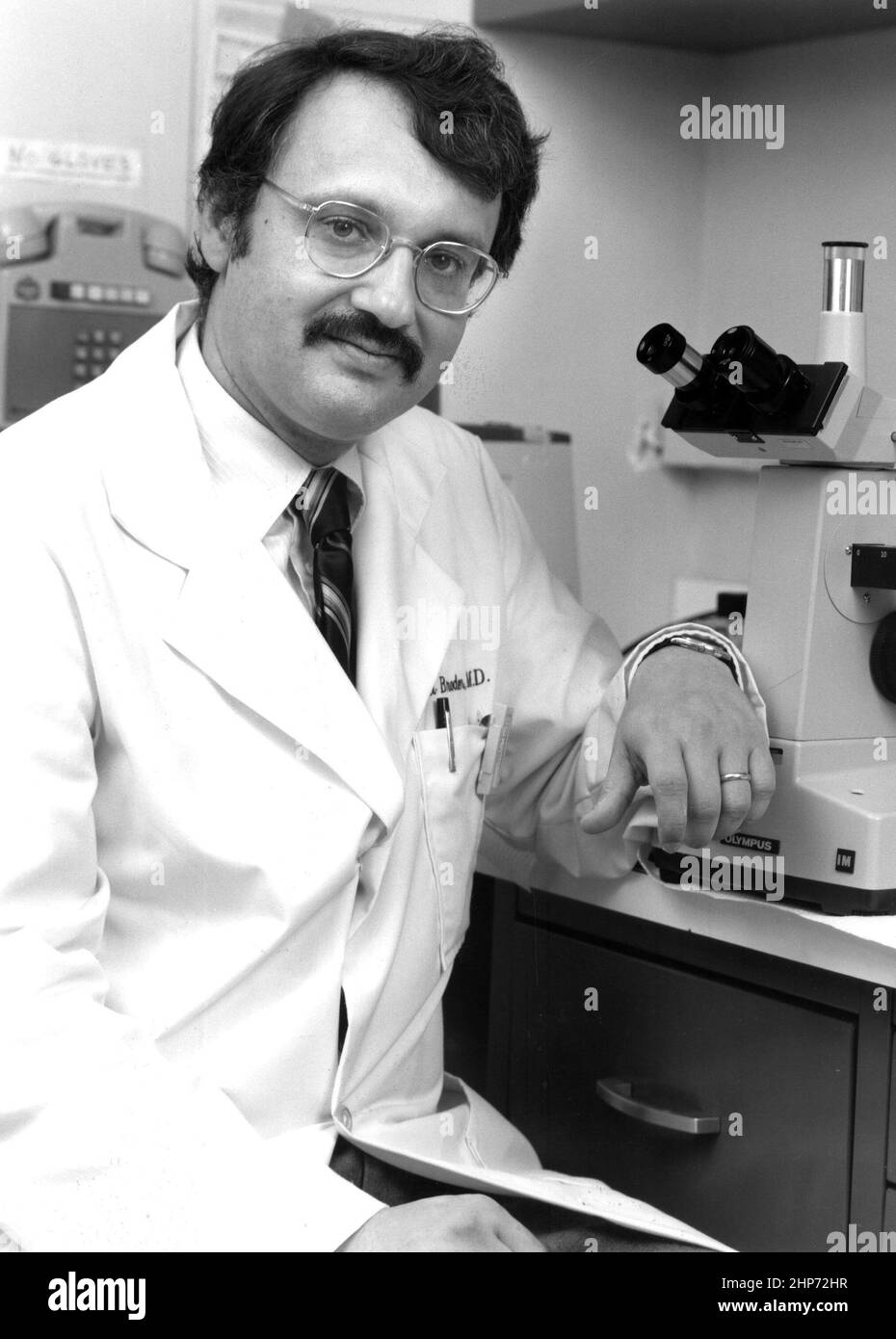 Dr samuel broder hi-res stock photography and images - Alamy