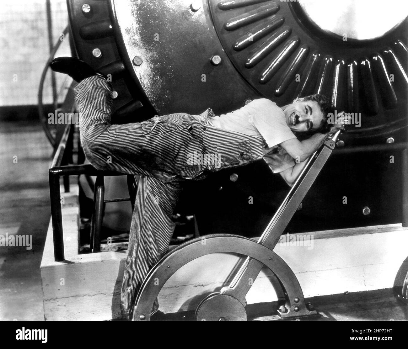 Publicity photo of Charlie Chaplin for the film Modern Times (1936 ...