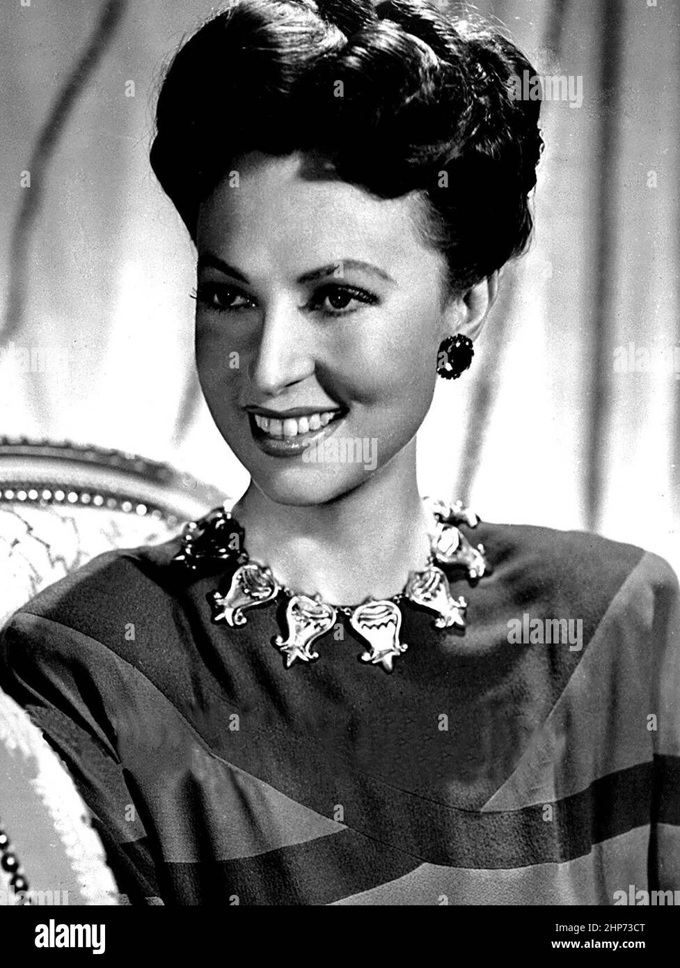 Publicity photo of Agnes Moorehead ca. 1951-1955 Stock Photo - Alamy