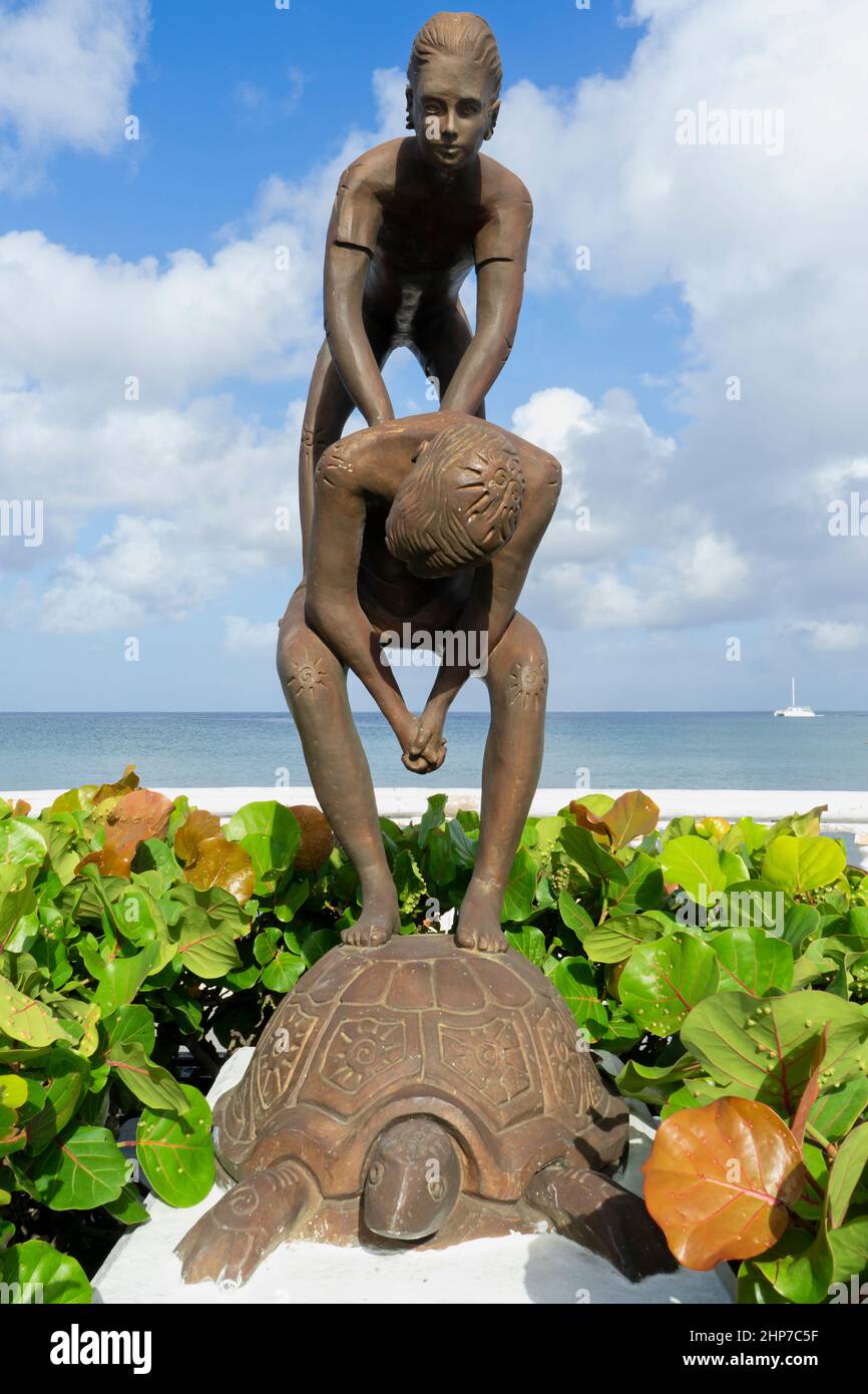 Sea turtle sculpture hi-res stock photography and images - Alamy