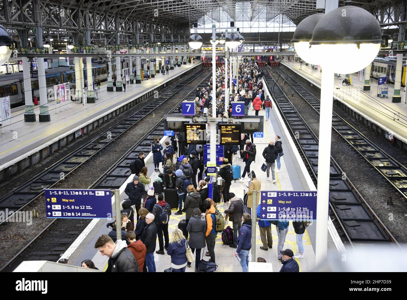 Packed rail station High Resolution Stock Photography and Images - Alamy