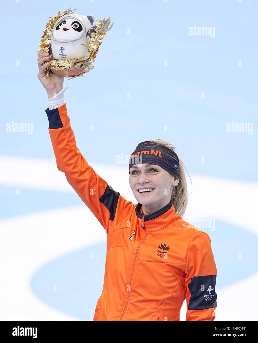 Irene Schouten of the Netherlands celebrates after winning gold in the ...