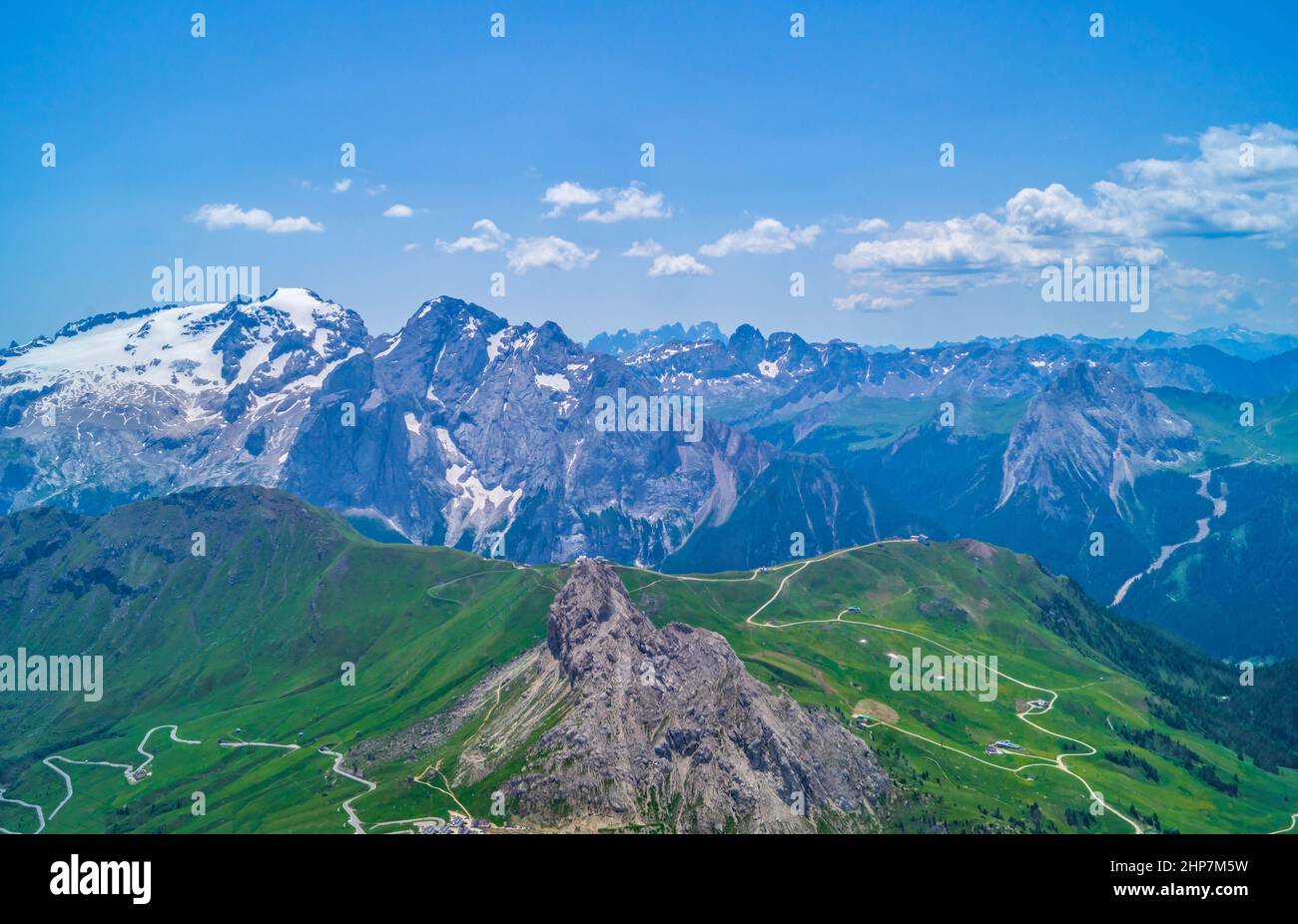 Spectacular mountain scenery hi-res stock photography and images - Alamy