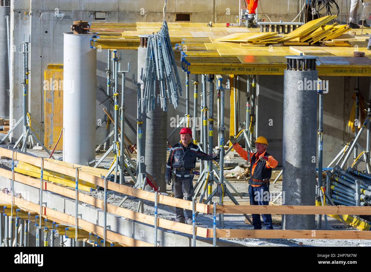 Wien, Vienna: high-rise apartment building in construction ...