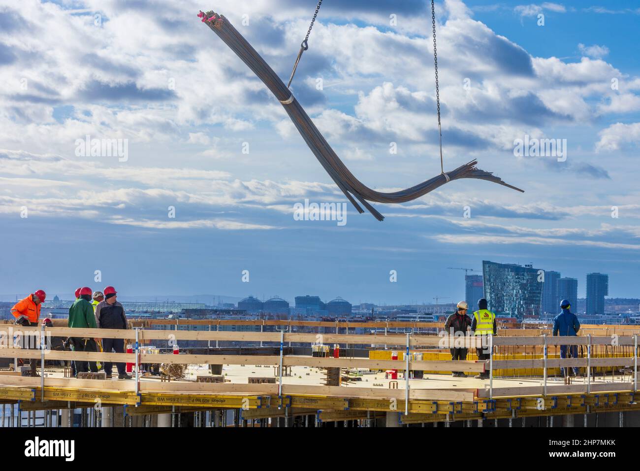 Reinforcement steel hanging on crane hook hi-res stock photography and ...