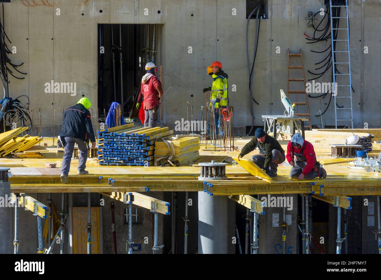 Wien, Vienna: high-rise apartment building in construction ...
