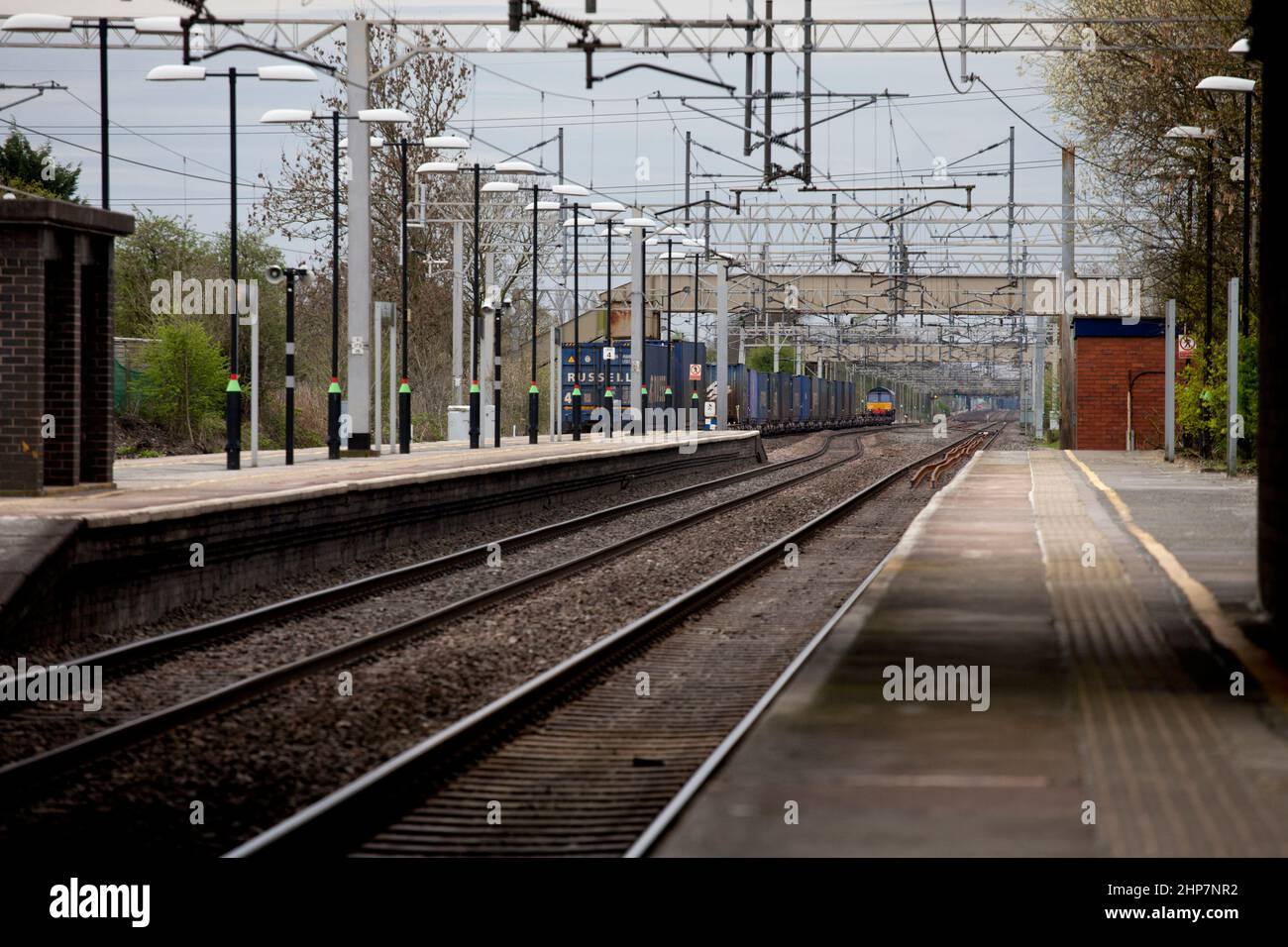 Acton bridge station hi-res stock photography and images - Alamy