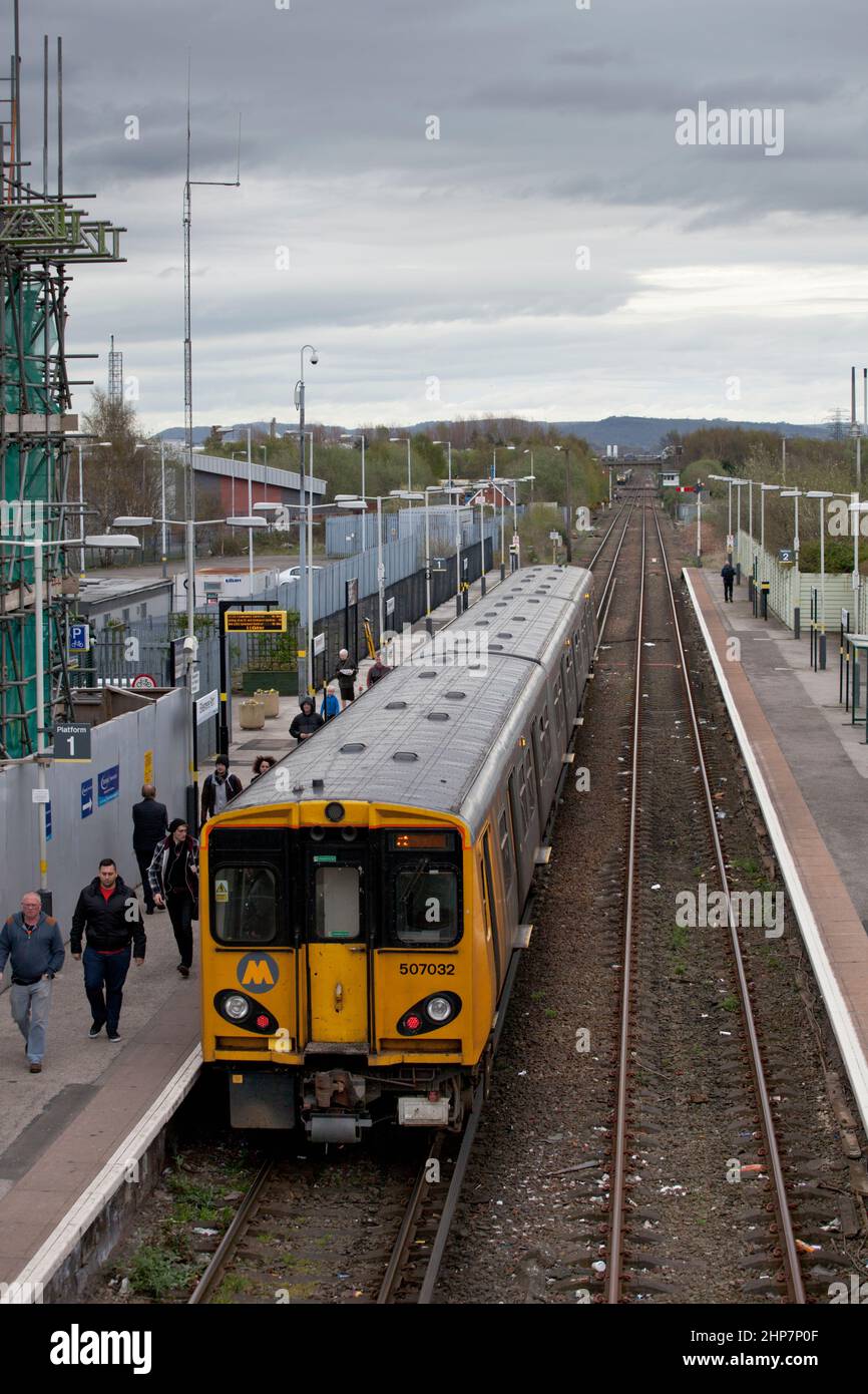Merseyrail class 507 electric train at Ellesmere Port railway station ...