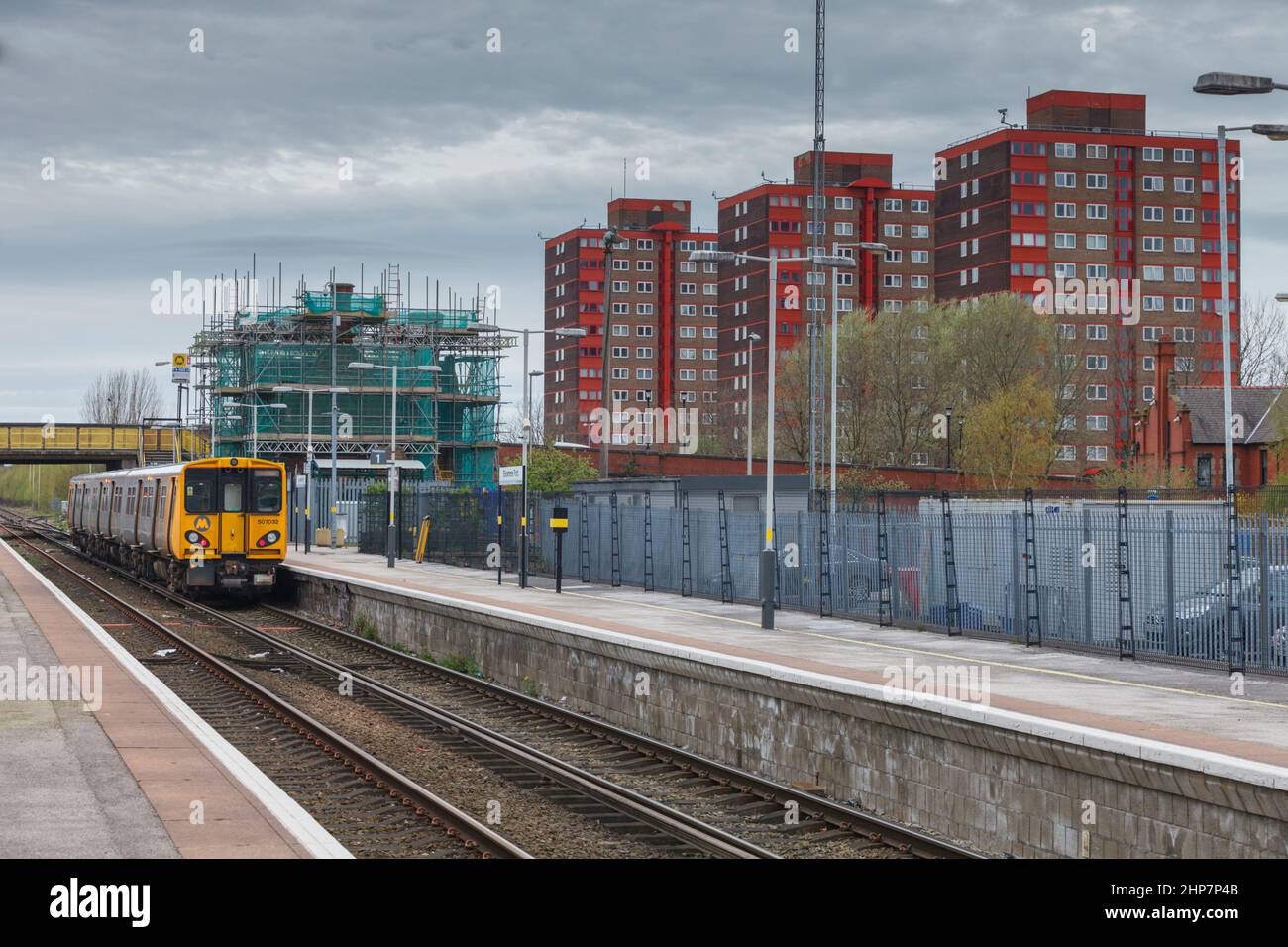 Merseyrail class 507 electric train at Ellesmere Port railway station ...