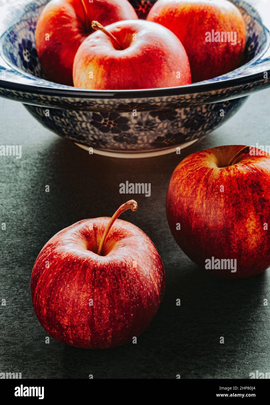 Bunch red apples hi-res stock photography and images - Alamy