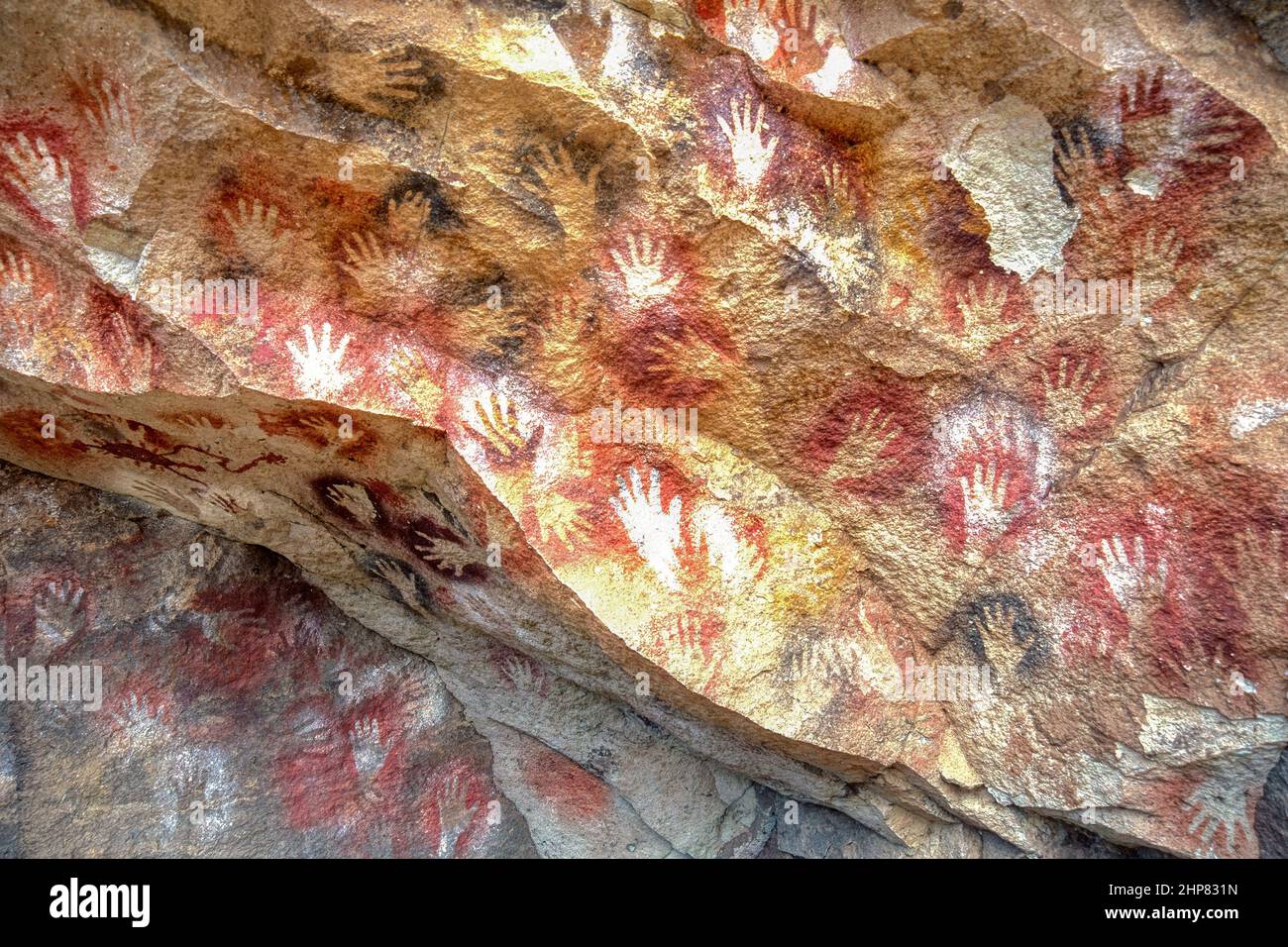 Cave paintings hands hi-res stock photography and images - Alamy