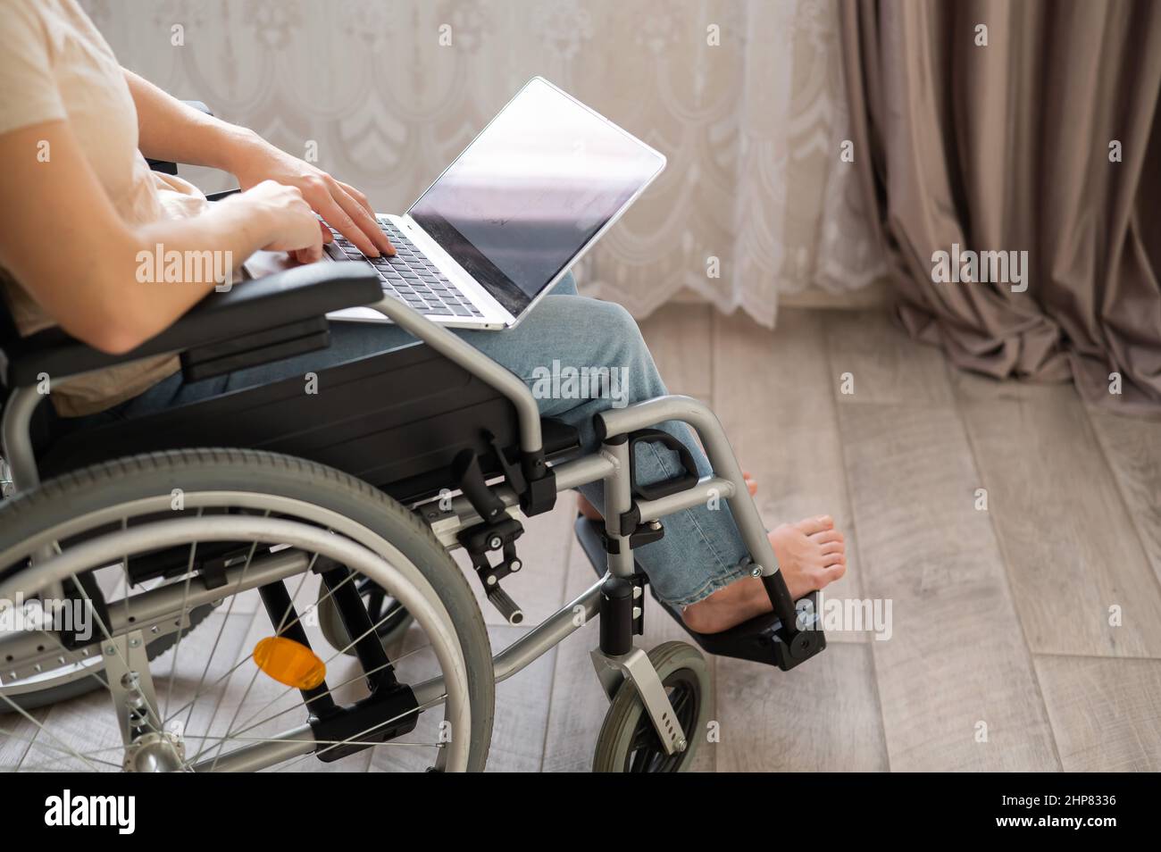 Female secretary wheelchair hi-res stock photography and images - Alamy