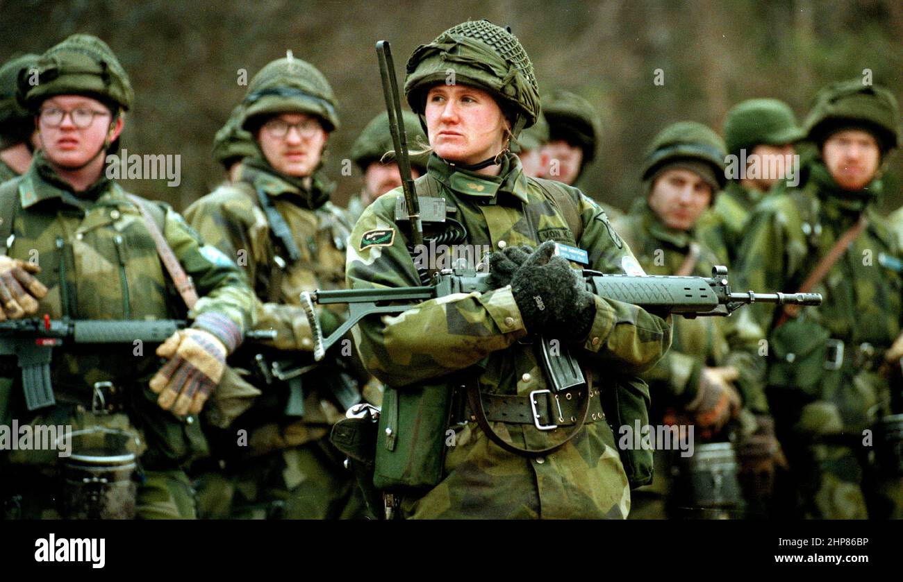Swedish army female soldier hi-res stock photography and images - Alamy