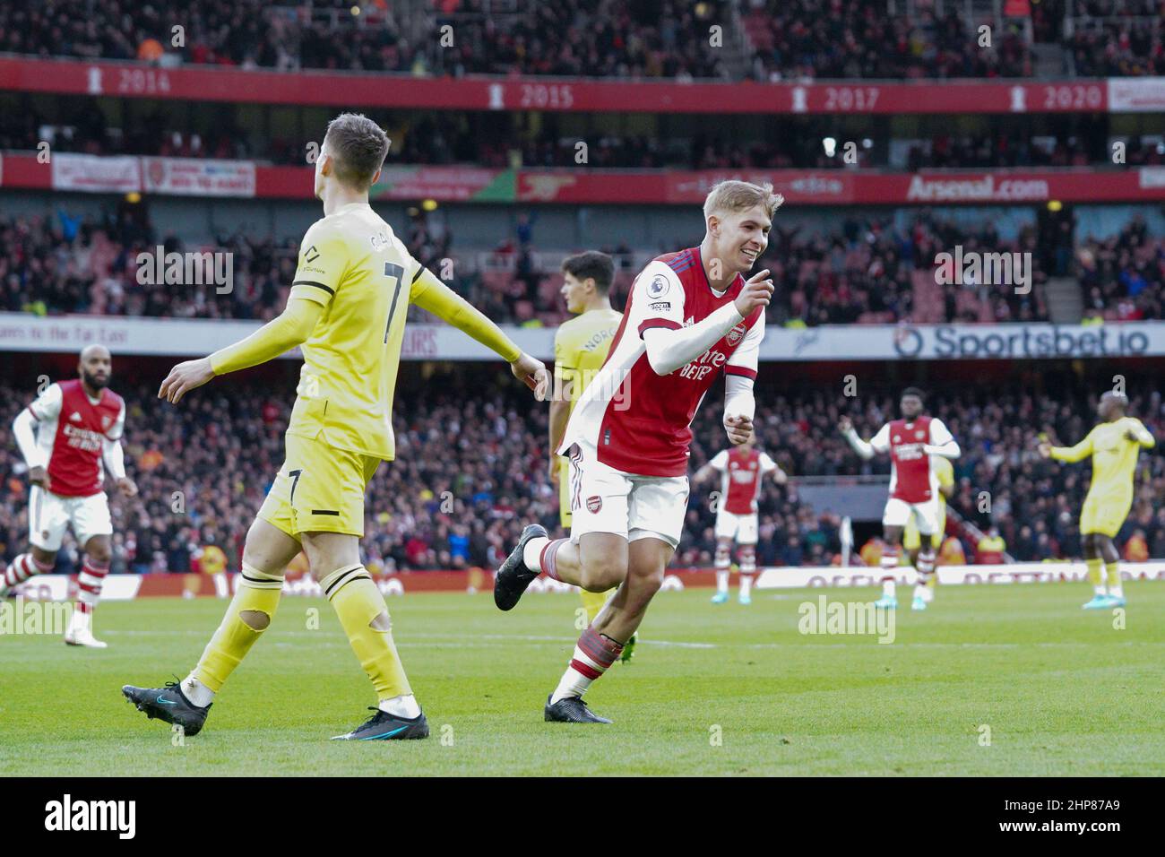 Emile Smith Rowe #10 of Arsenal celebrates scoring the opening goal ...