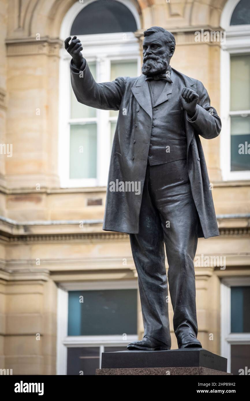 Statue of William Edward Forster, Outside The Broadway Shopping Centre ...