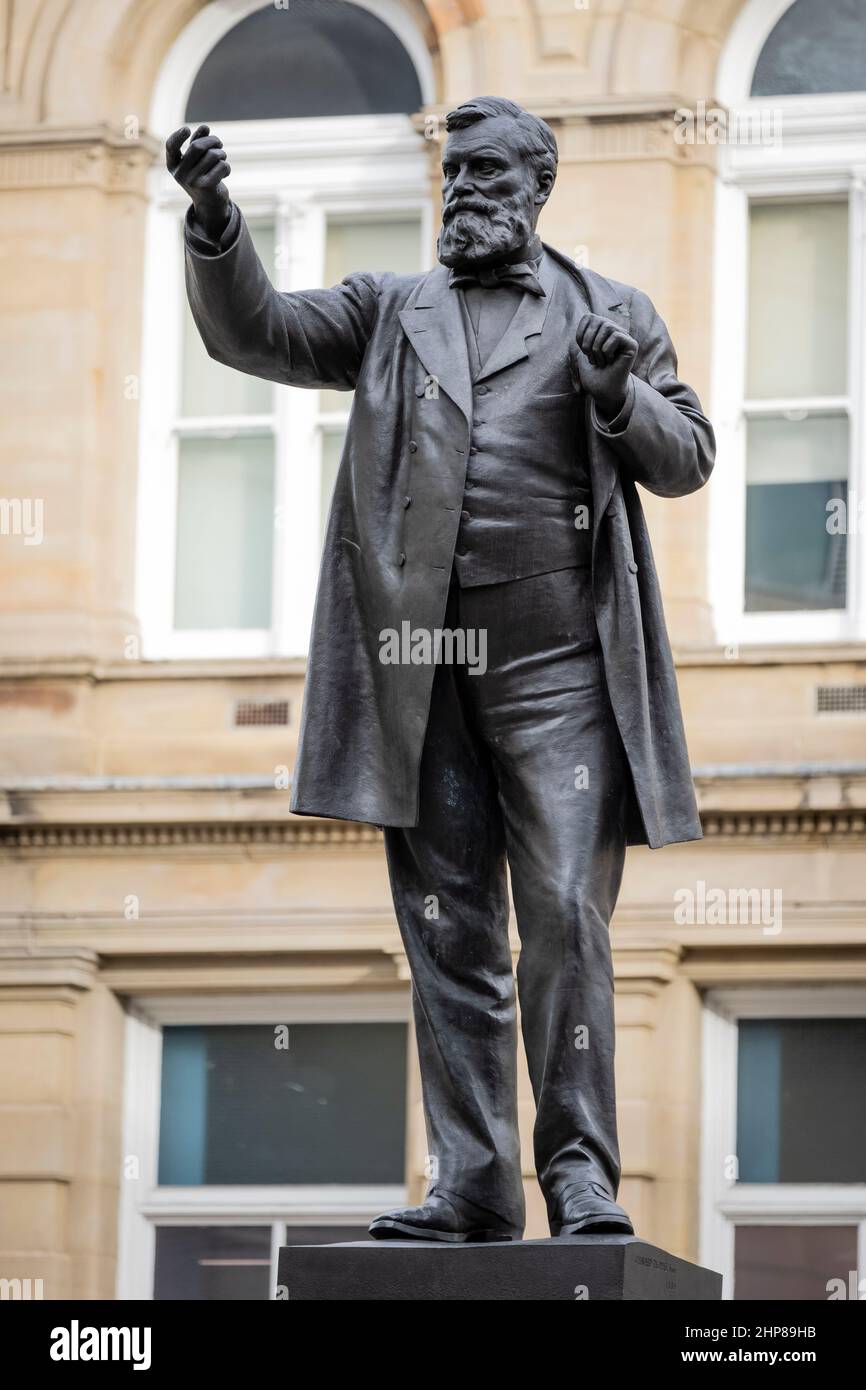 Statue of William Edward Forster, Outside The Broadway Shopping Centre ...