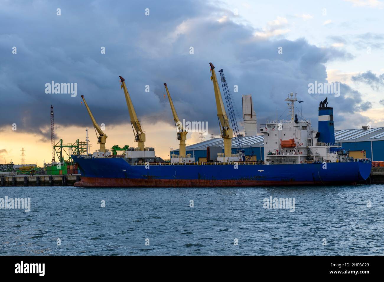 Refrigerated ships hi-res stock photography and images - Alamy
