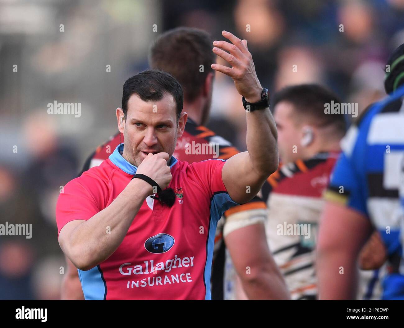 Rugby union referee signals hi-res stock photography and images - Alamy