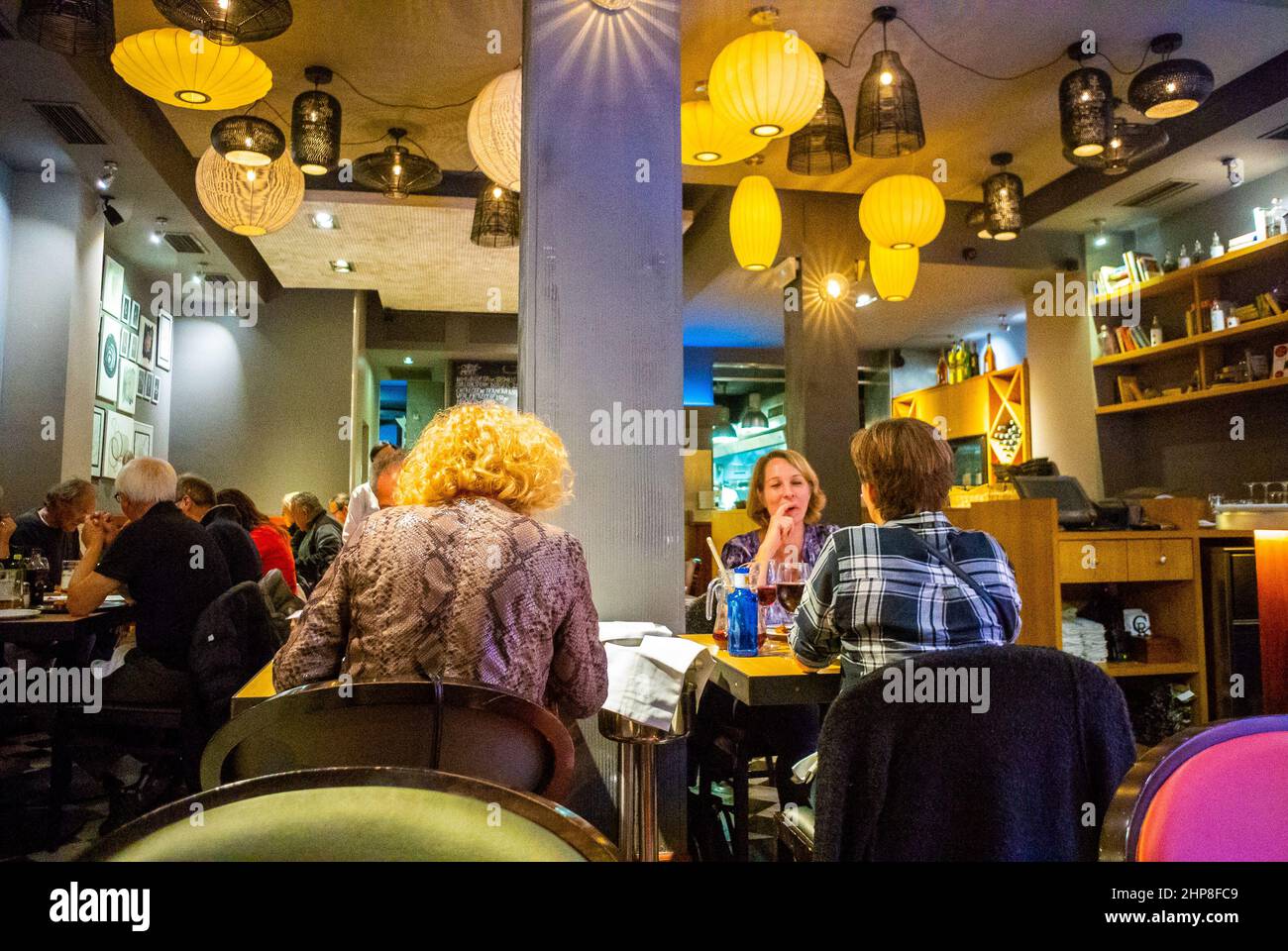 Traditional spanish bistro restaurant hi-res stock photography and ...