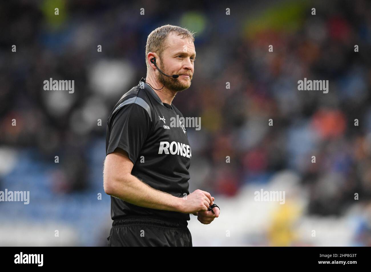 Referee robert hicks hi-res stock photography and images - Alamy