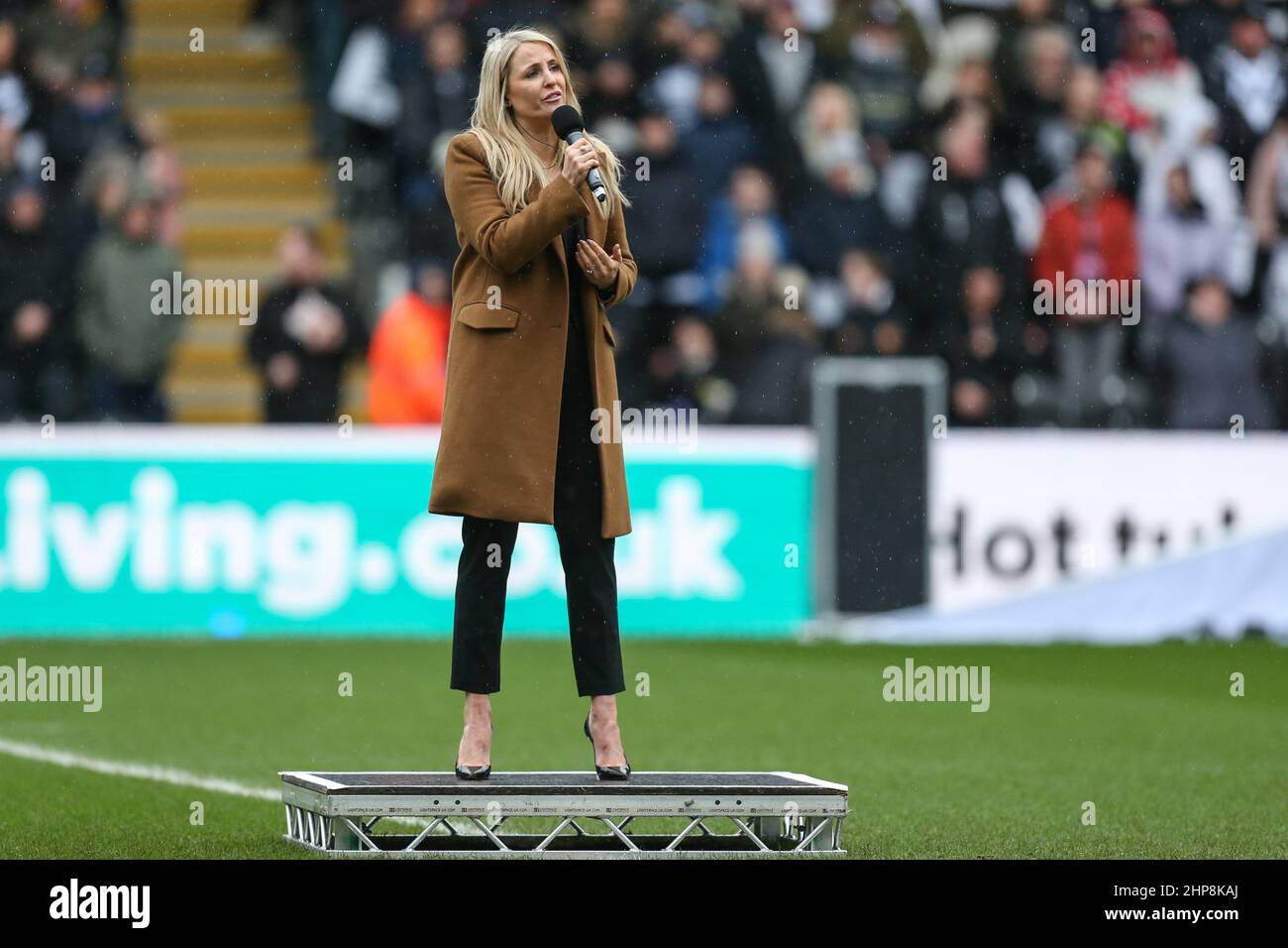 Lizzie jones hi-res stock photography and images - Alamy