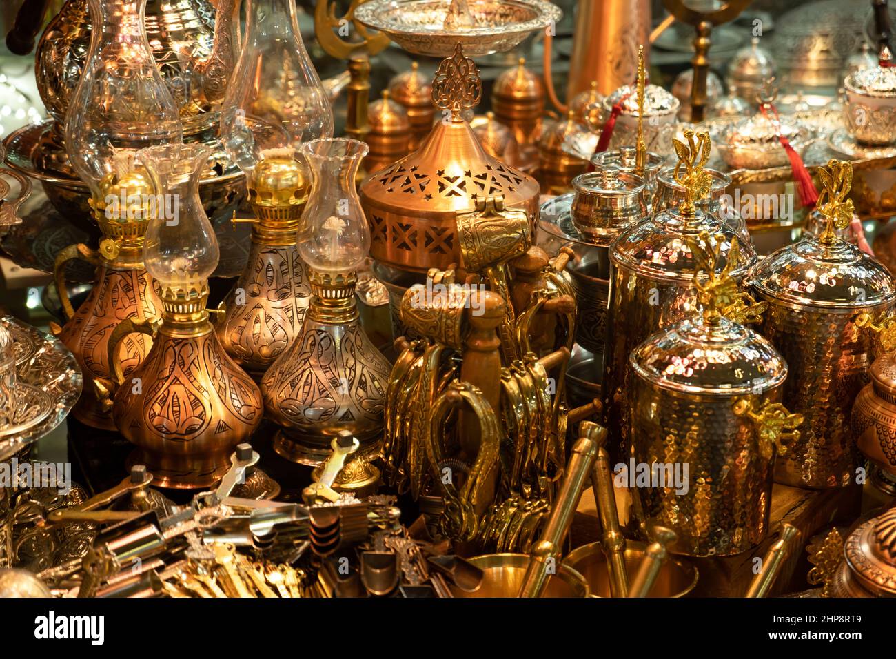 Traditional copper pots hi-res stock photography and images - Alamy