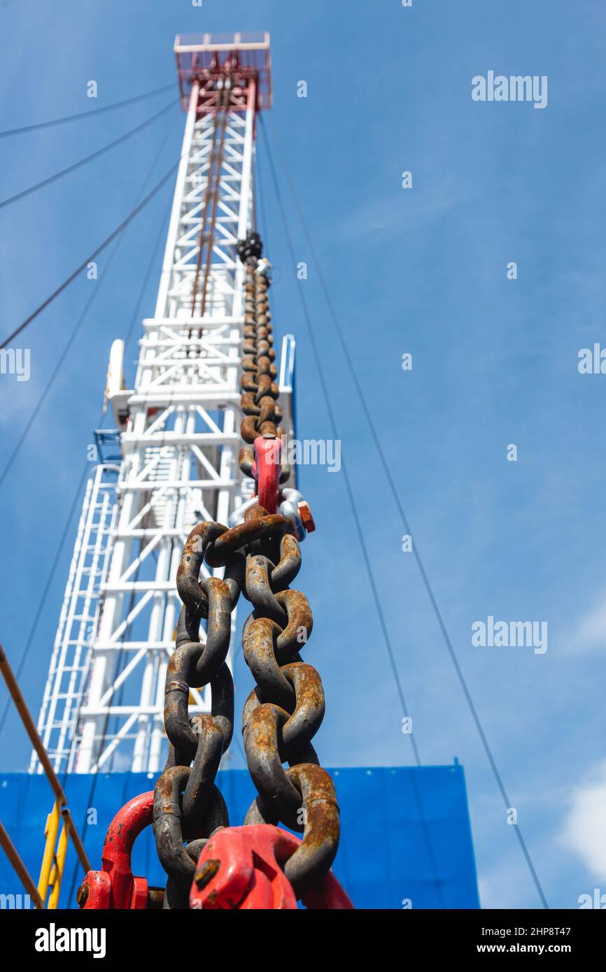 Mobile drilling rig close-up. Drilling and servicing oil and gas wells ...
