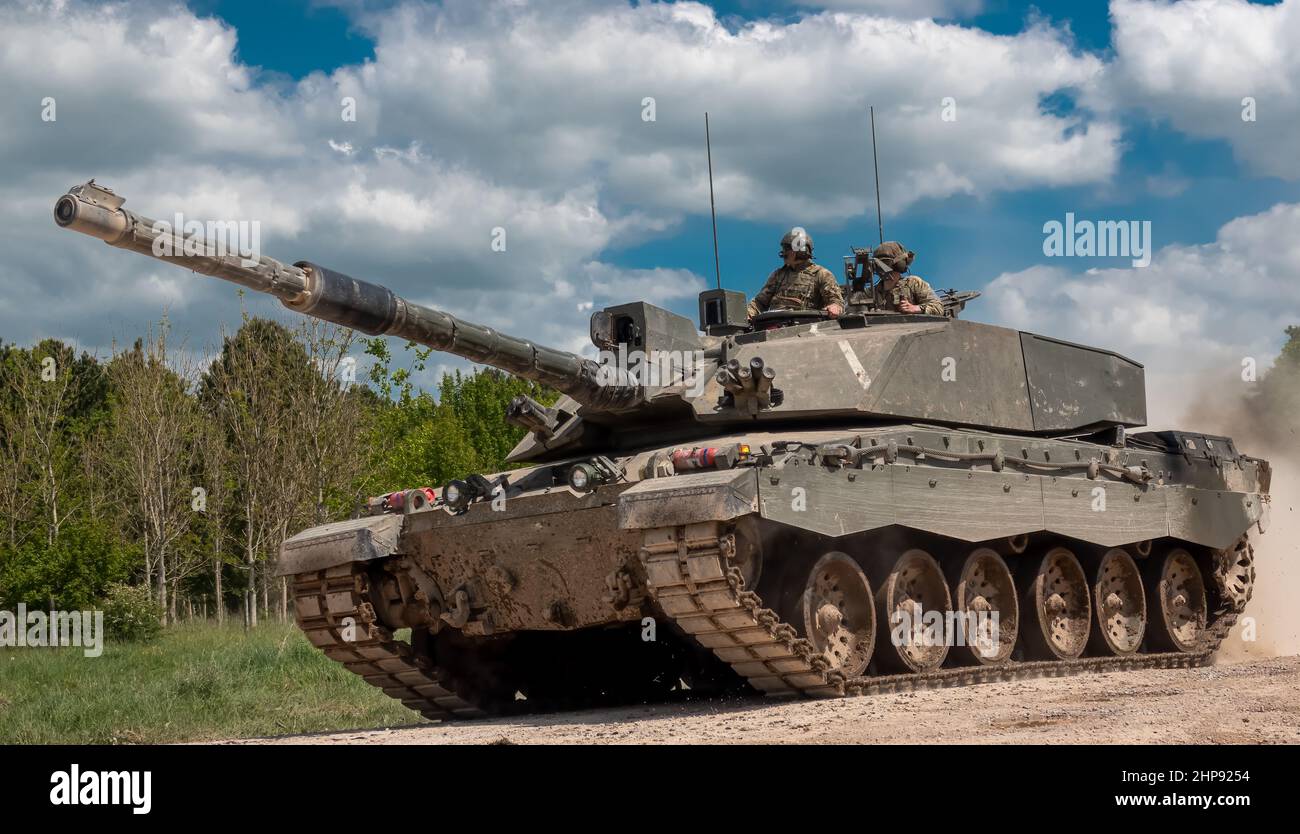 British army FV4034 Challenger 2 main battle tank in action on a ...