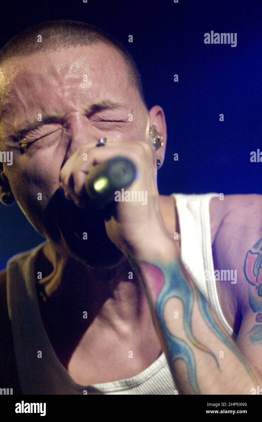 Milan Italy 2002-02-23 :Live concert by the American band Linkin Park ...