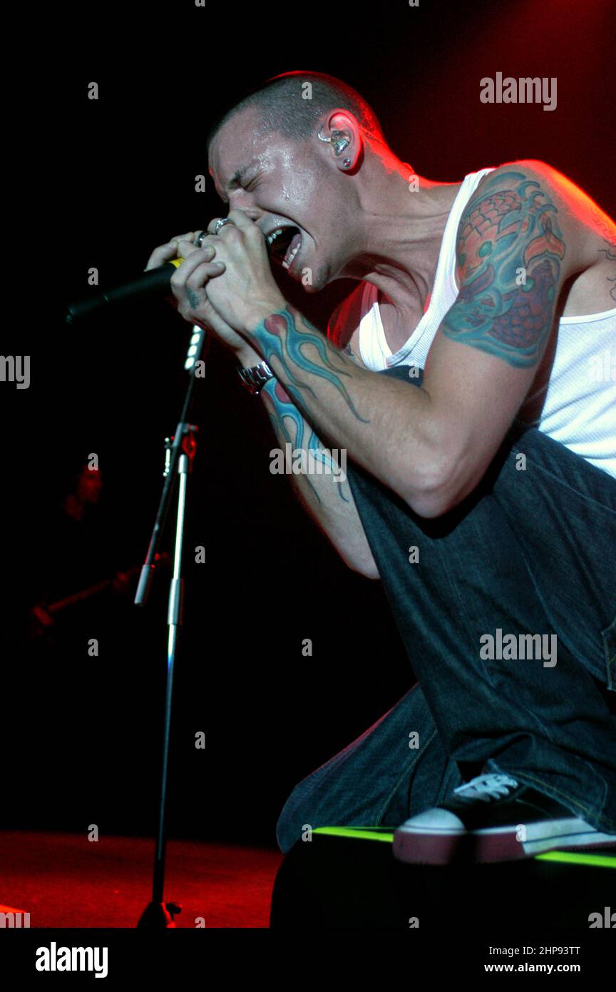 Milan Italy 2002-02-23 :Live concert by the American band Linkin Park ...