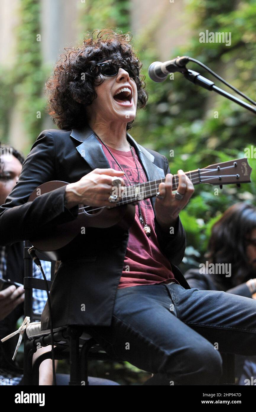 Lp laura pergolizzi hi-res stock photography and images - Alamy