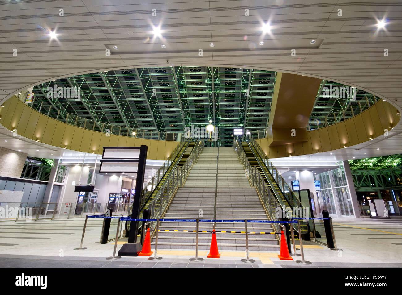 Jr osaka train station clock hi-res stock photography and images - Alamy