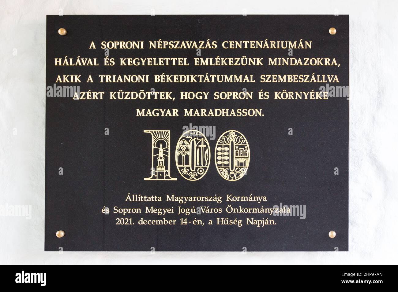 Centenary plaque hi-res stock photography and images - Alamy