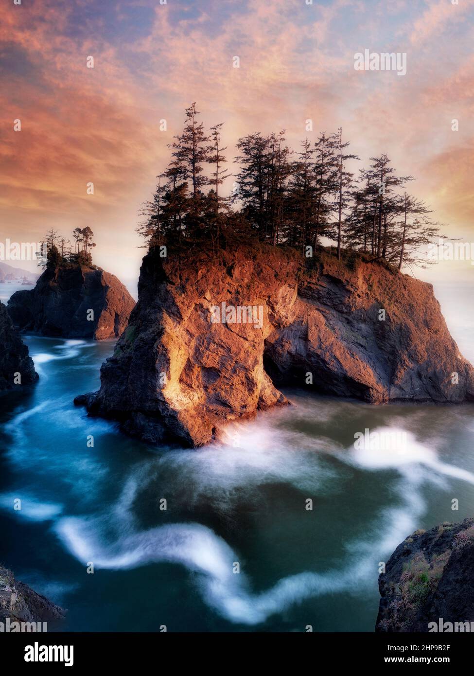 Sunset at Natural Bridges. Boardman State Park, Oregon Stock Photo - Alamy