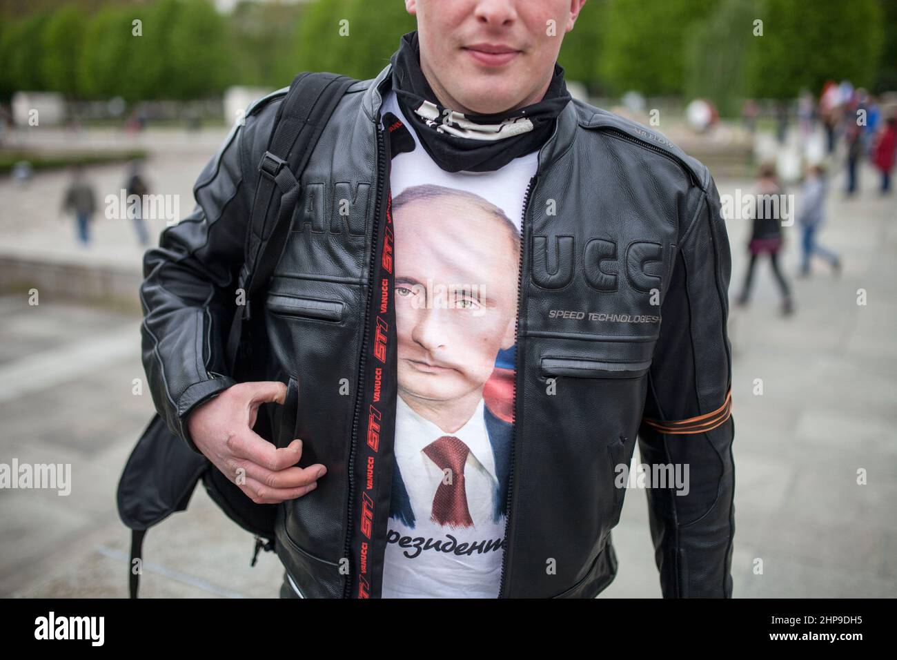 Russian president vladimir putin wearing hi-res stock photography and ...