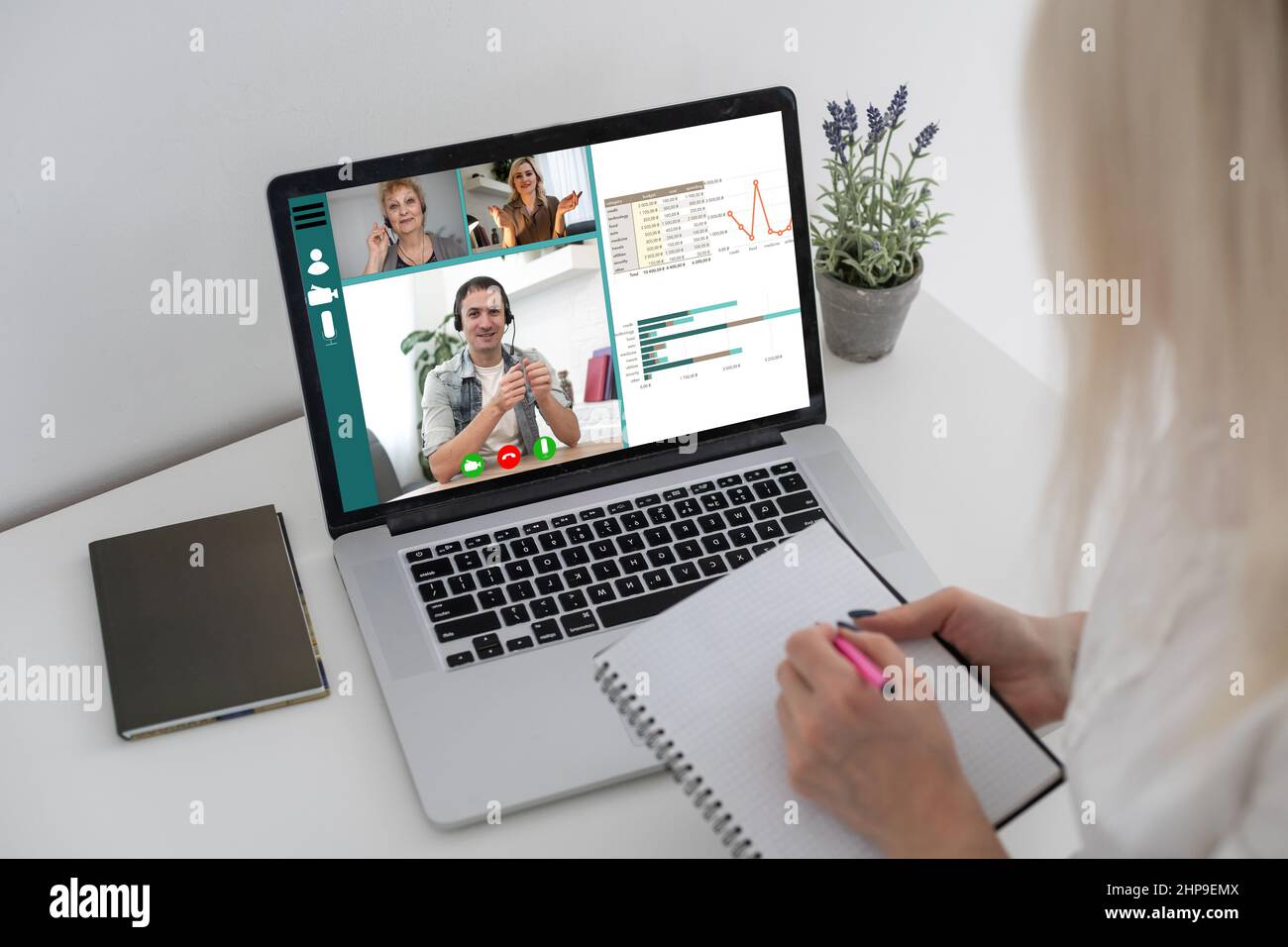 Pc telemeeting hi-res stock photography and images - Alamy