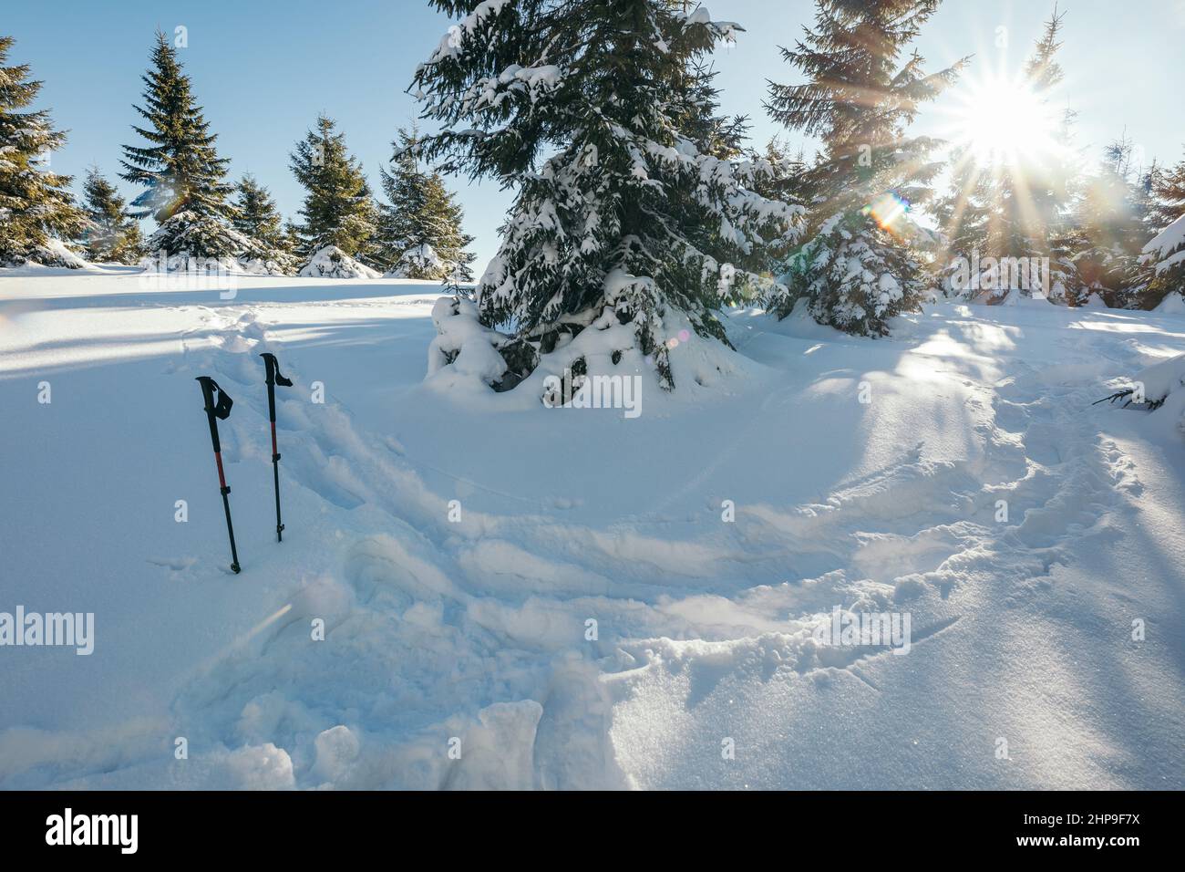 Airport snow family hi-res stock photography and images - Alamy