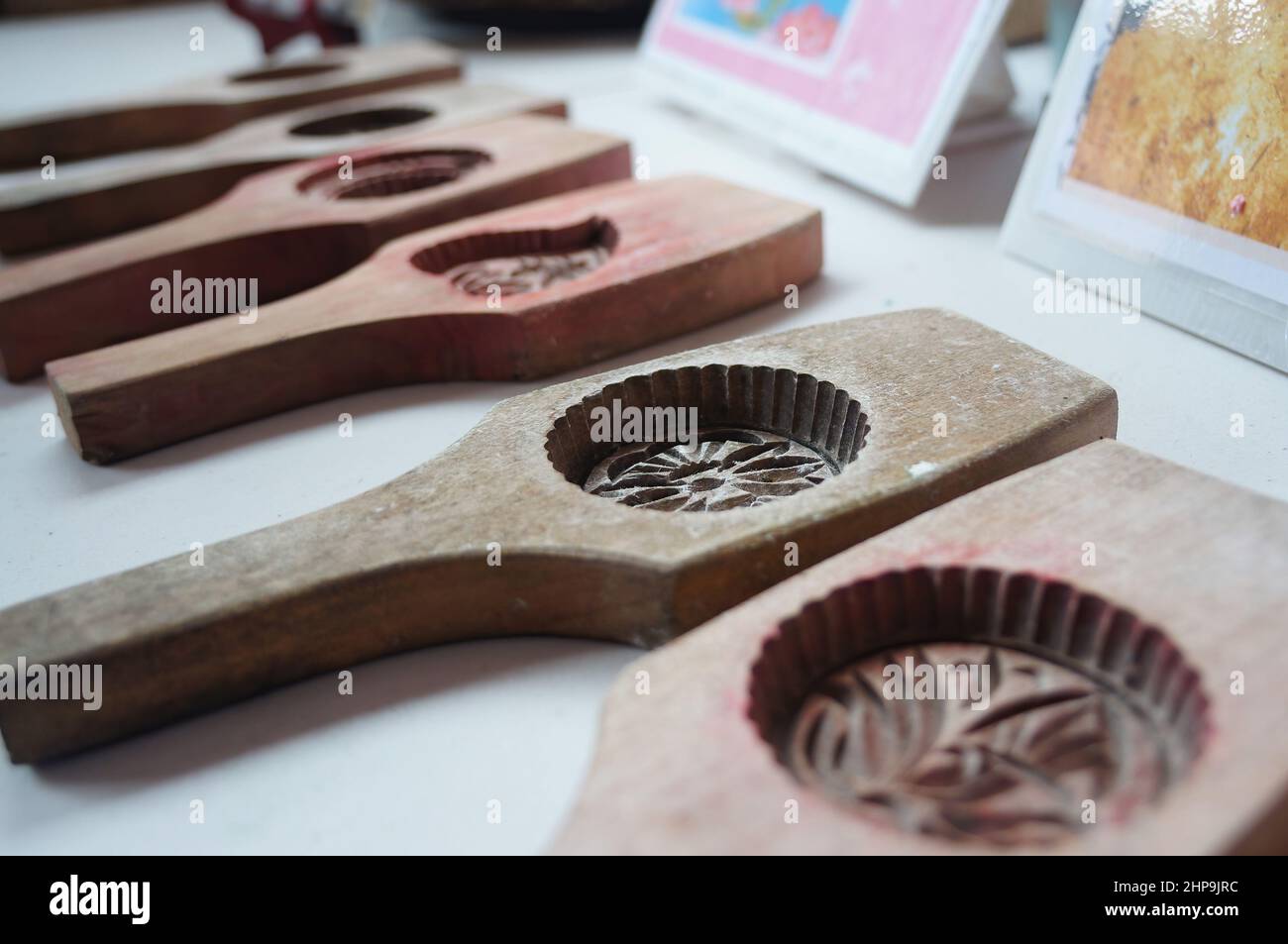 Mooncake tool hi-res stock photography and images - Alamy