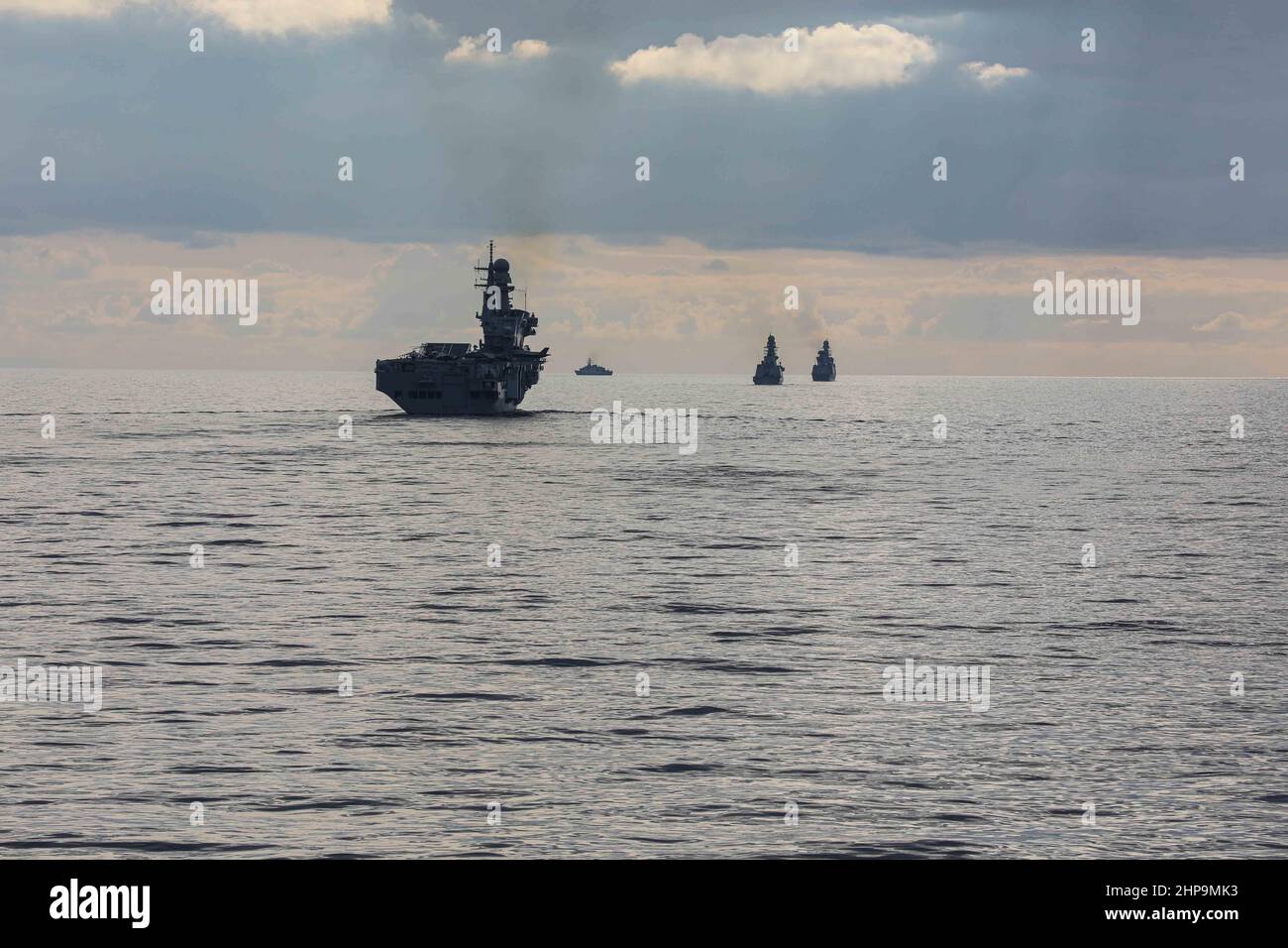 220212-N-ED646-0013 GULF OF TARANTO (Feb. 12, 2022) Italian Navy ...