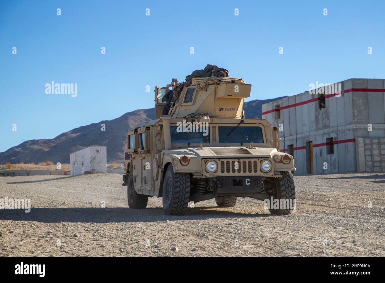 A United Arab Emirates soldier with 3rd Company, 1st Battalion, Al ...